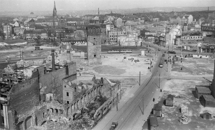 Chemnitz erinnert an Bombennacht vor 72 Jahren - Radio Dresden