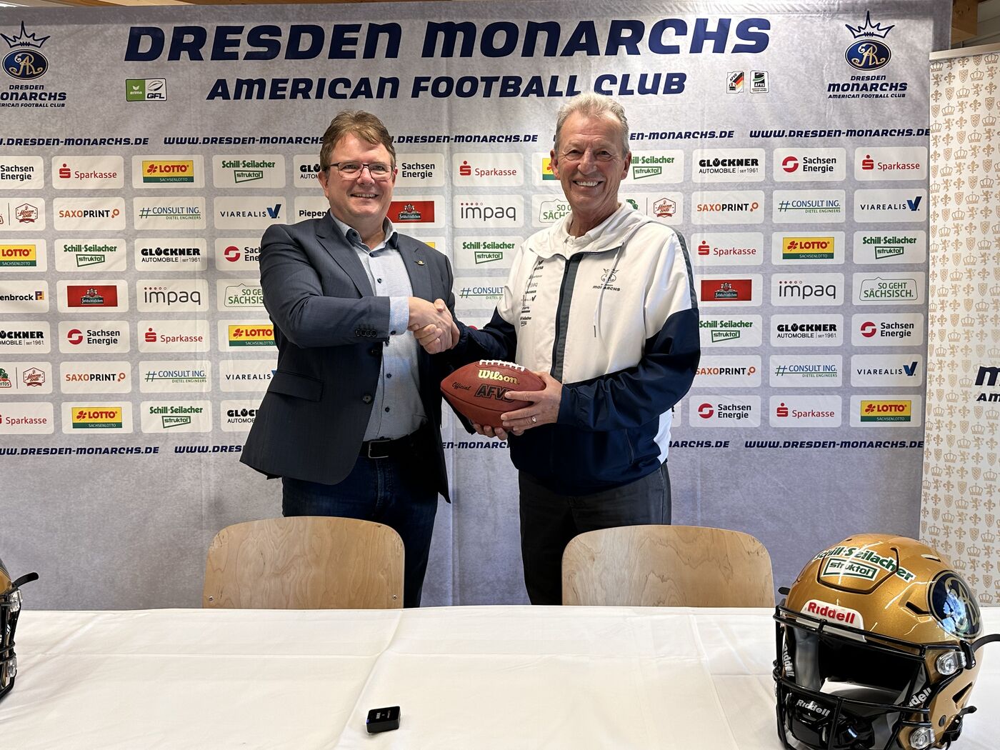 Dresden Monarchs verlängern mit Cheftrainer - Radio Dresden