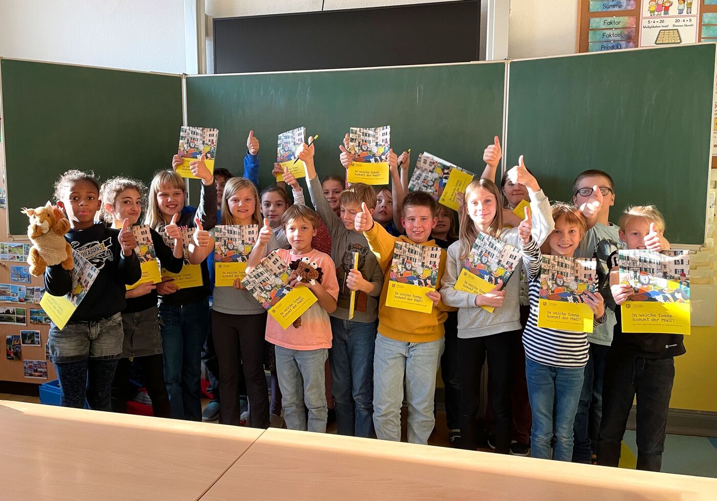 Wie Dresdner Grundschüler spielerisch Mülltrennung lernen - Radio Dresden