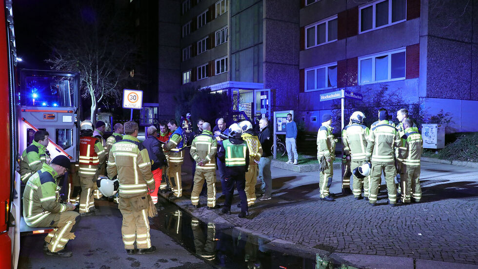 Feuer im Hochhaus - Polizei vermutet Brandstiftung - Radio Dresden